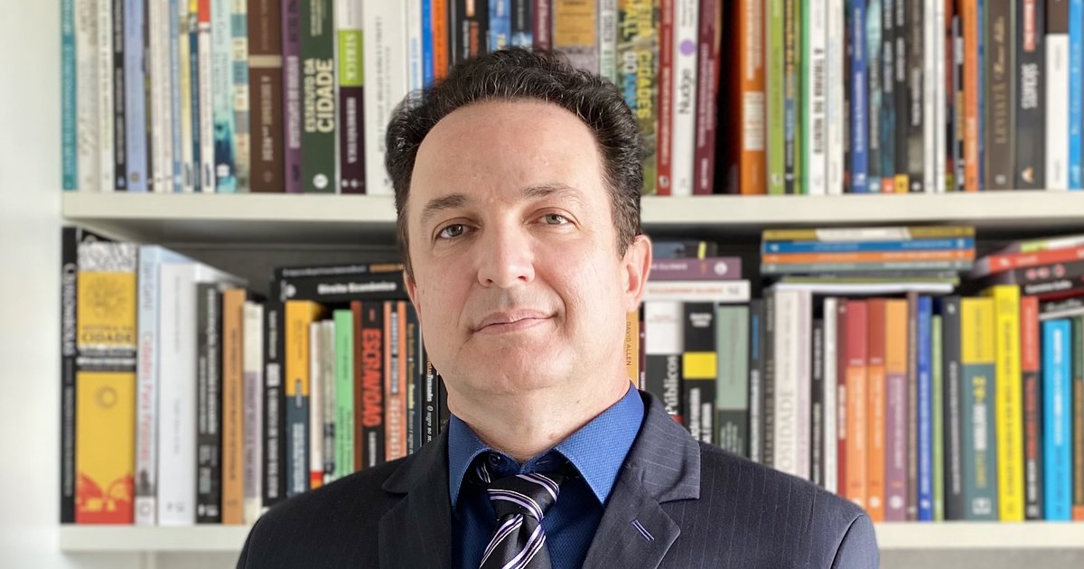 Professor da Unipar defende tese de doutorado e é aprovado com nota ...